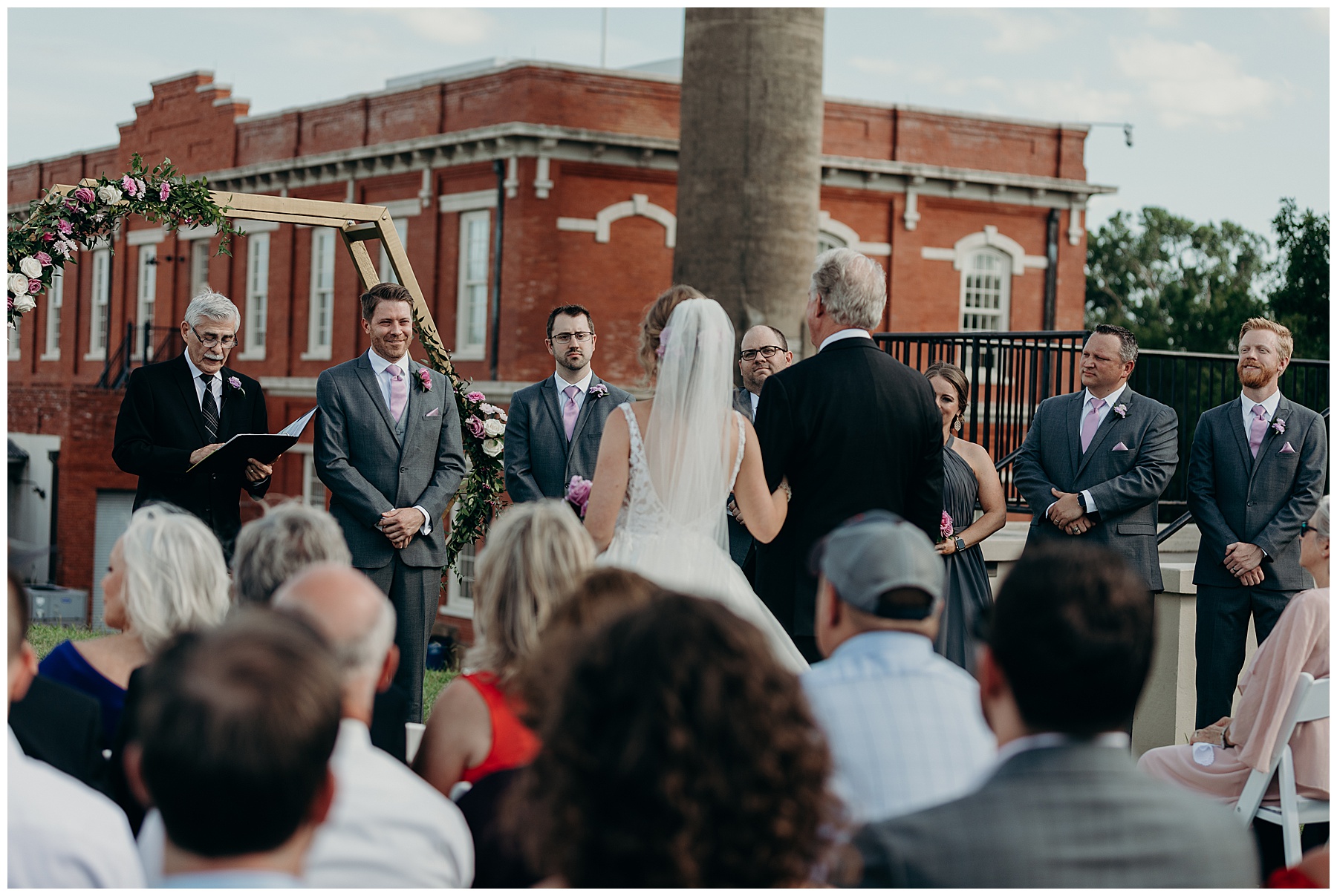 Filter Building Wedding Photos in Dallas, TX - Leah Goetzel Photography